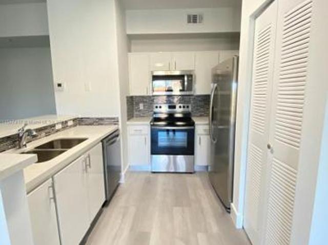 7200 NW 114th Ave #310, Doral, FL 33178