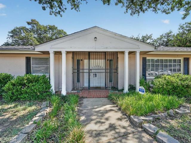 7200 Ellis Road