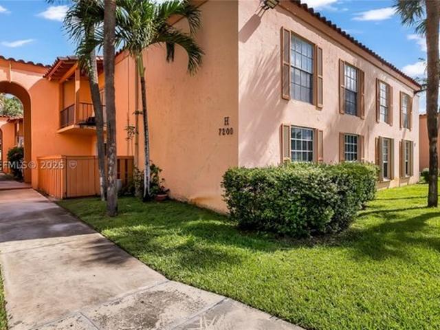 7200 Fairway Dr Apt H12, Miami Lakes, FL 33014