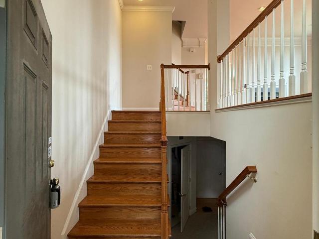 7200 Phelps Hill Court