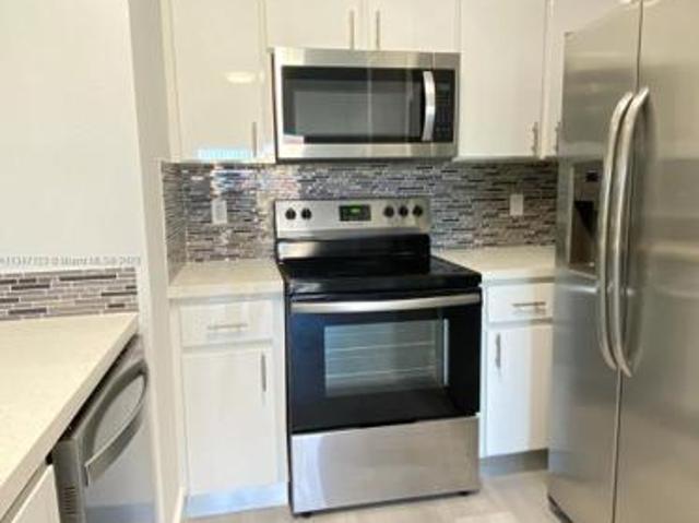 7200 114th Ave NW #310, Doral, FL 33178