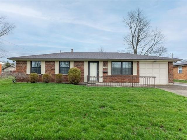 7201 Belle Plain Dr, Huber Heights, OH 45424