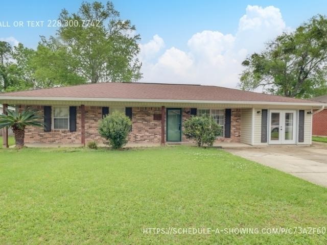 7201 Bienville Dr, 4 beds, 2 full baths