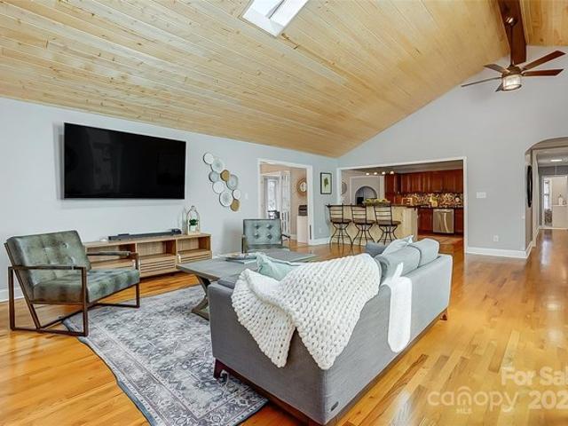 7201 Cedarfield Rd, Charlotte, NC 28227