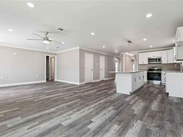 7201 Pinebrook Drive