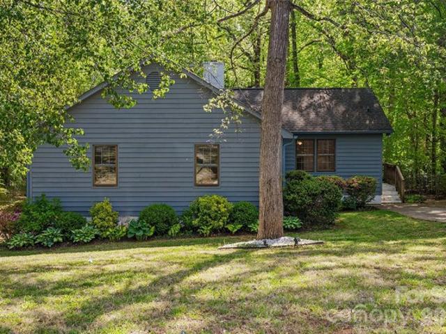 7201 Tall Tree Ln, Charlotte, NC 28214