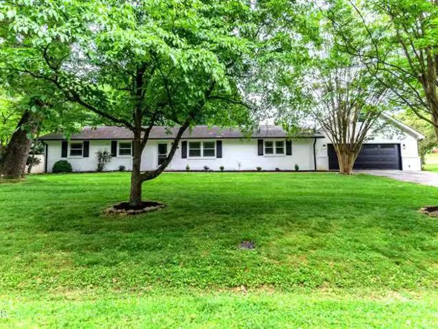 7201 WELLSWOOD LN, KNOXVILLE, TN 37909 Single Family Residence.