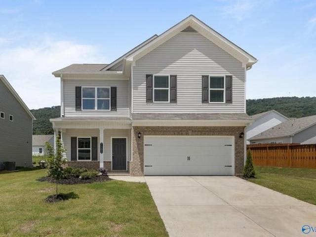 7202 Fox Glen Cir SE, Owens Cross Roads, AL 35763