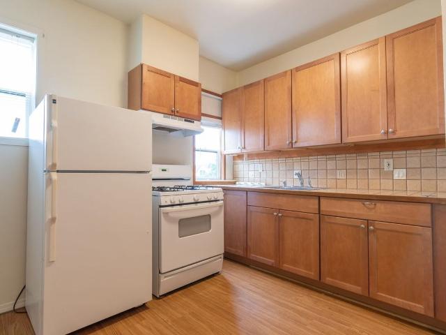 7202 7204 NE Glisan 1 Bedroom Apartment for Rent at 7202 Ne Glisan St, Portland, OR 97213 Montavilla
