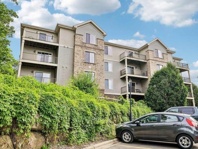 7203 Mid Town Rd Apt 212, Madison, WI 53719