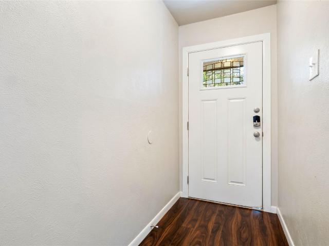 7203 Barnsdale Way