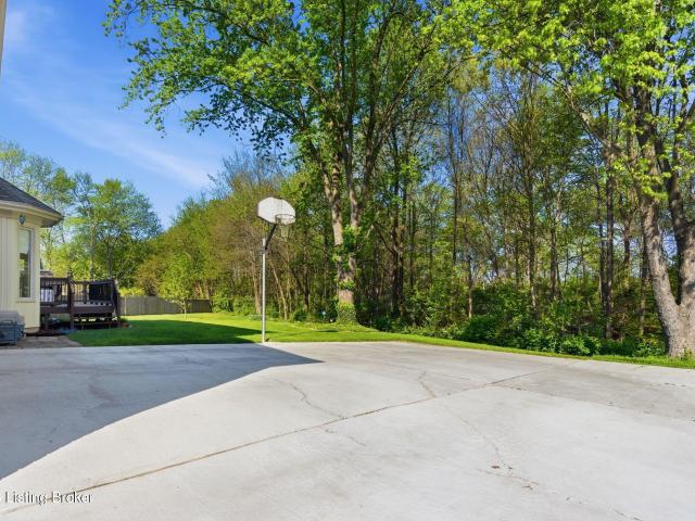 7203 Ben Franklin Ct