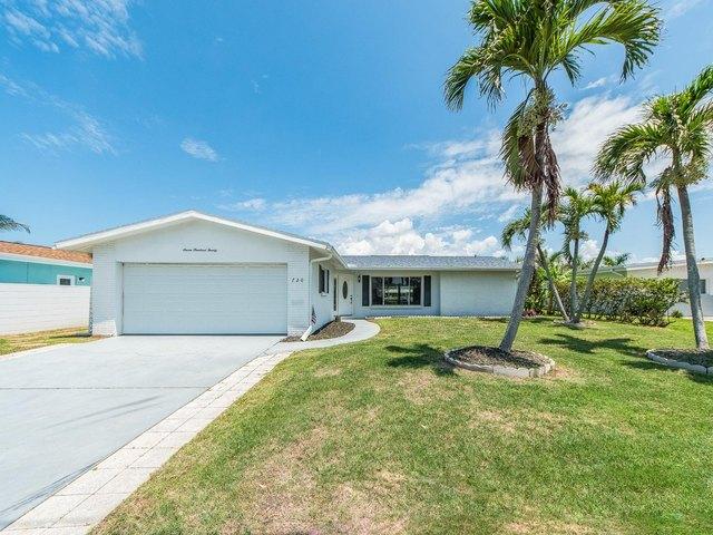 720 115th Ave, Treasure Island, FL 33706