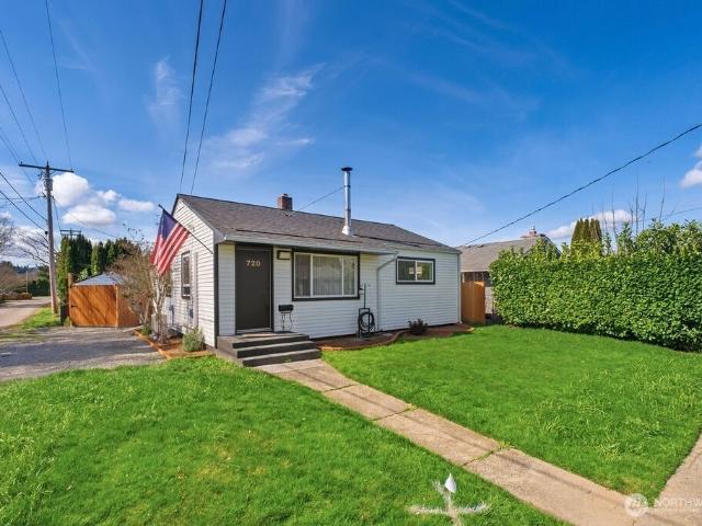 720 9th Street SW