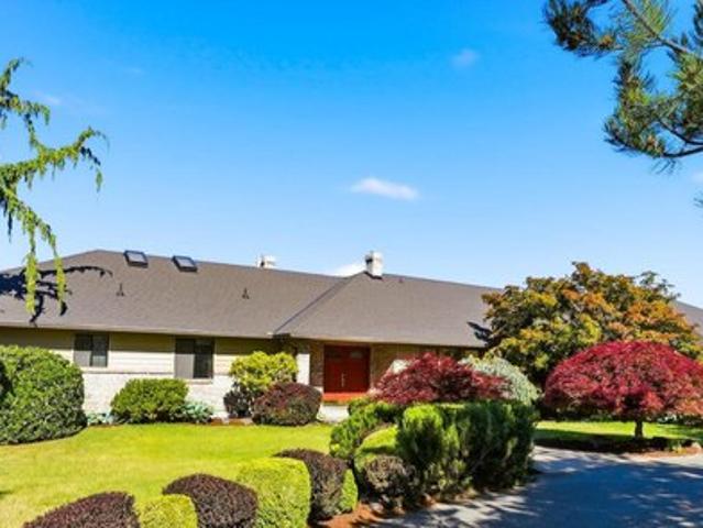720 Country Club Dr, Yakima, WA 98901