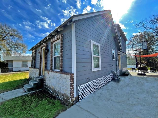 720 Caperton St, Houston, TX 77022 | MLS #58357 | Compass
