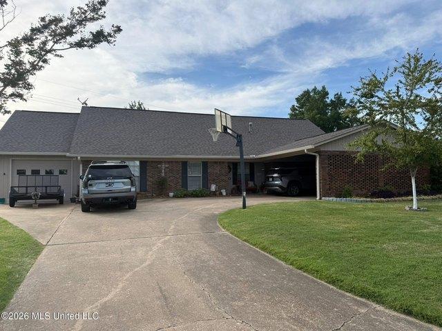 720 Centennial Dr, Greenwood, MS 38930
