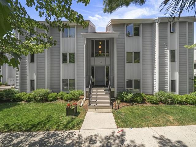 720 Centre Pl Apt 20, Traverse City, MI 49686