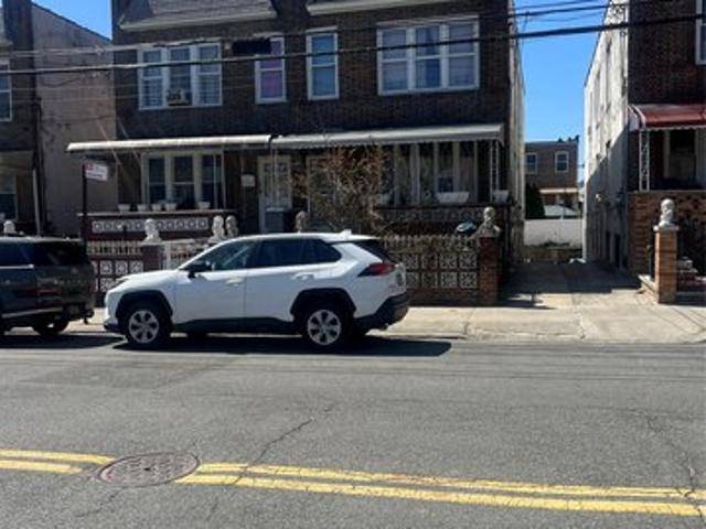 720 E 53rd St, Brooklyn, NY 11203