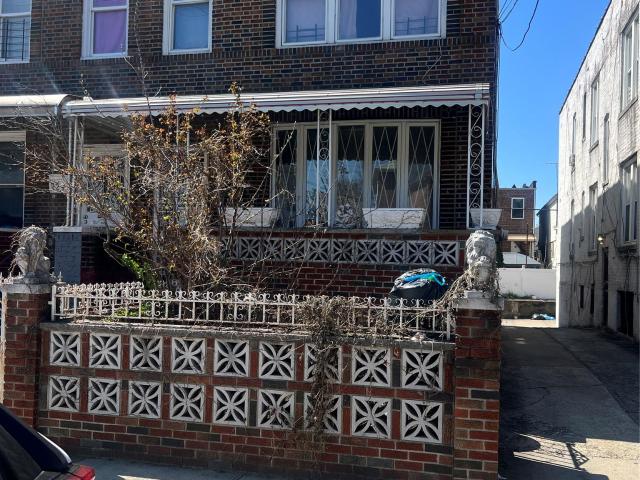 720 E 53rd Street