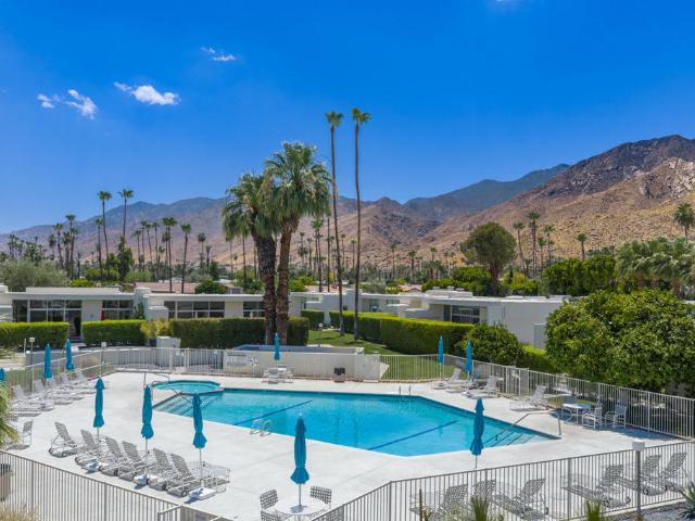 720 E La Verne Way