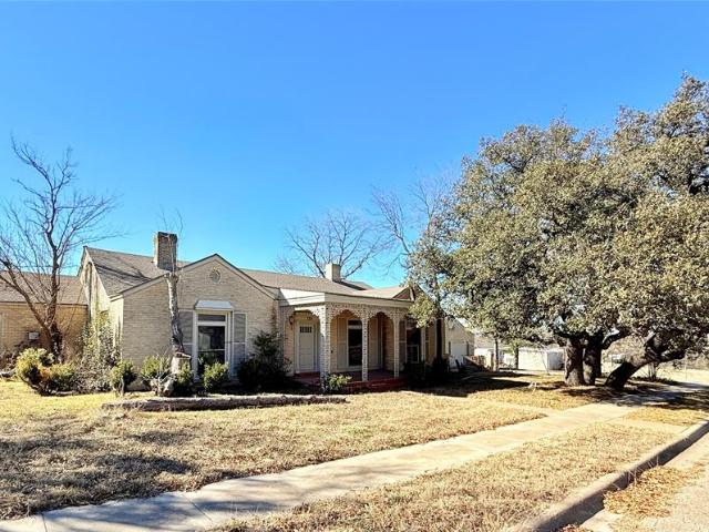 720 E Leslie St, Hamilton, TX 76531 | MLS #21172 | Compass
