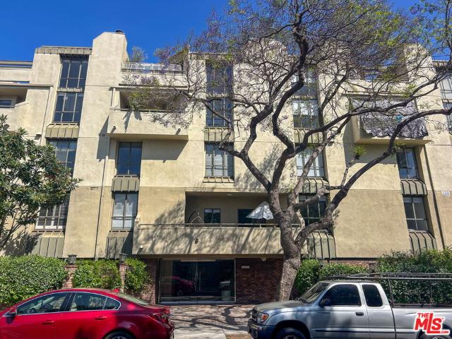 720 Huntley Dr, Unit 202, West Hollywood, CA 90069 | MLS #26672 | Compass