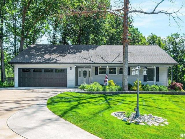 720 Illini Dr, East Peoria, IL 61611