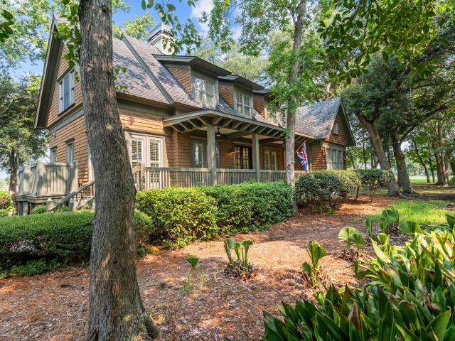 720 Island Park Drive Unit 110