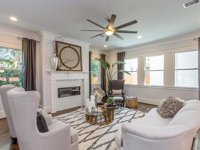 720 Oxford St, Houston, TX 77007