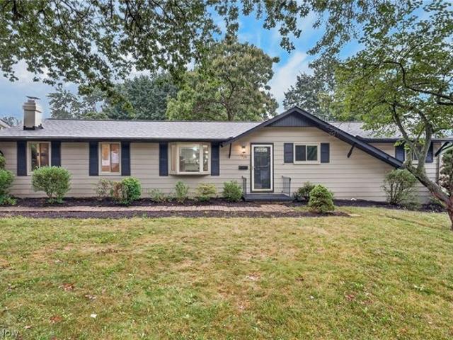 720 Lorena St SW, North Canton, OH 44720