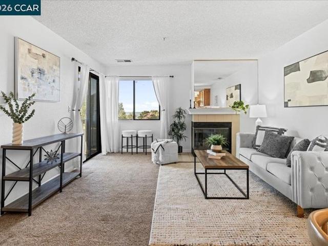 720 Live Oak Ln, Pinole, CA 94564
