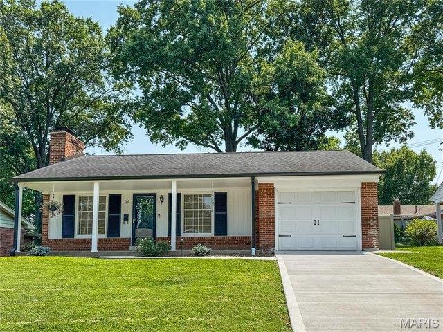 720 Linwood Blvd, Kirkwood, MO 63122