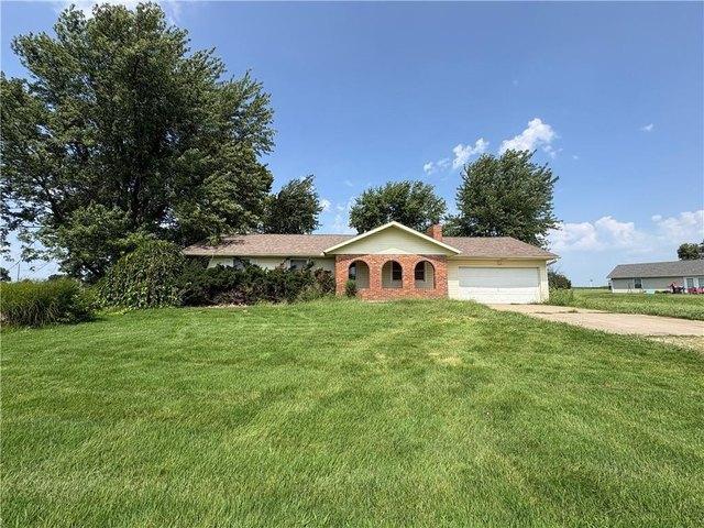 720 Meadow Ln, Nevada, MO 64772