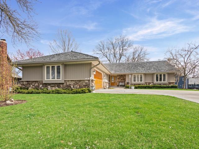 720 Mullady Pkwy, Libertyville, IL 60048 | Compass
