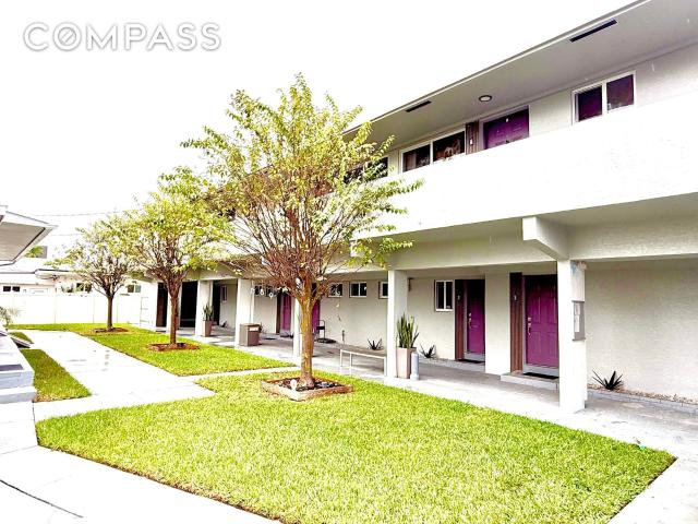 720 NE 7th St 5, Hallandale Beach, FL
