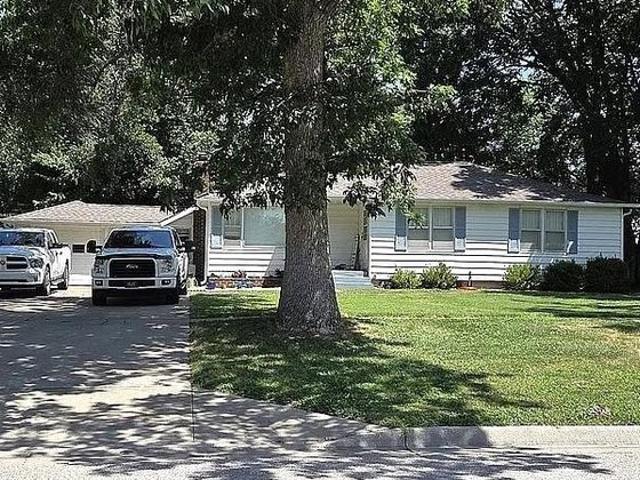 720 Neosho St, Burlington, KS 66839