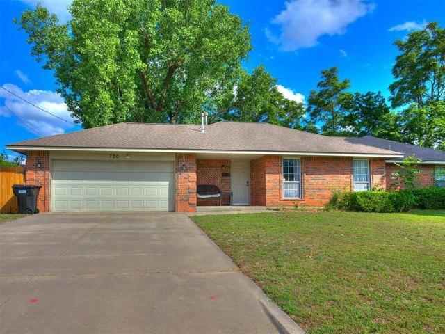 720 NW 8th St, Moore, OK 73160
