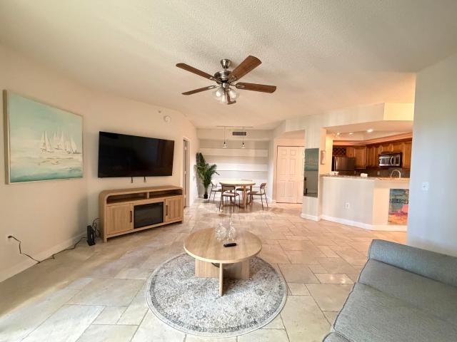 720 S Sapodilla Ave, Unit 206, West Palm Beach, FL 33401 | MLS #B26004 | Compass