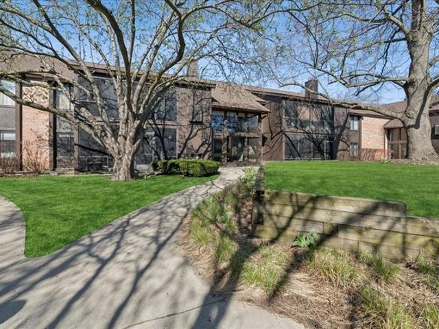 720 St Andrews Ln Unit 24, Crystal Lake, IL 60014