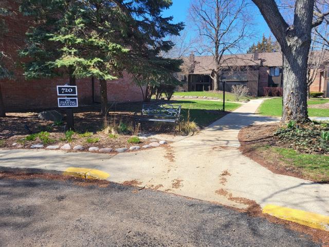 720 St Andrews Ln, Unit 38, Crystal Lake, IL 60014 | MLS #12610 | Compass