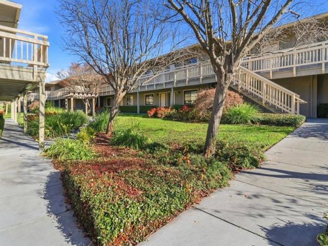 720 Petaluma Blvd S Apt 28, Petaluma, CA 94952