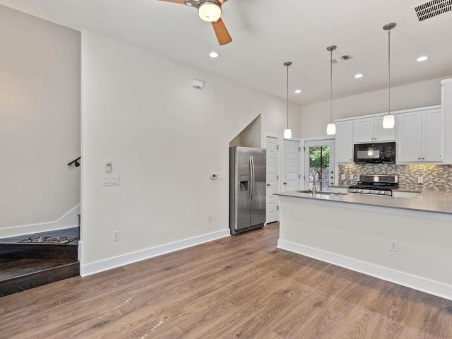 720 Pedernales St # B
