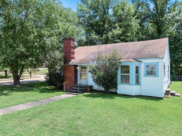 720 Riverside Dr, Kilgore, TX 75662