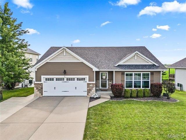 720 W 5th St, Saint Jacob, IL 62281
