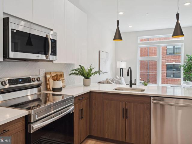 720 W Thompson St, Unit 2B301, Philadelphia, PA 19122 | Compass