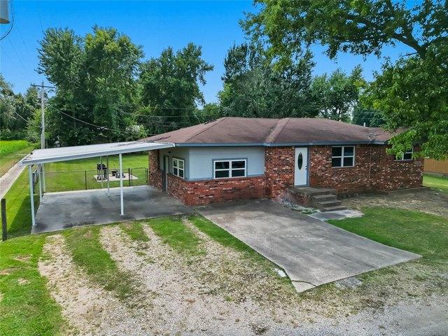 720 W Walnut St, Stilwell, OK 74960