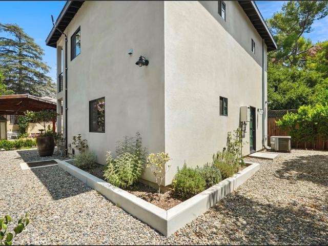 720 W Altadena 1/2