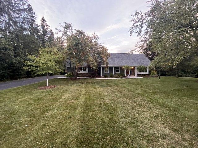 720 W Dandelion Ln, Mequon, WI 53092