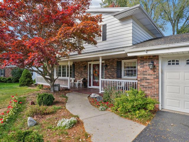 720 W Fairfield Ct